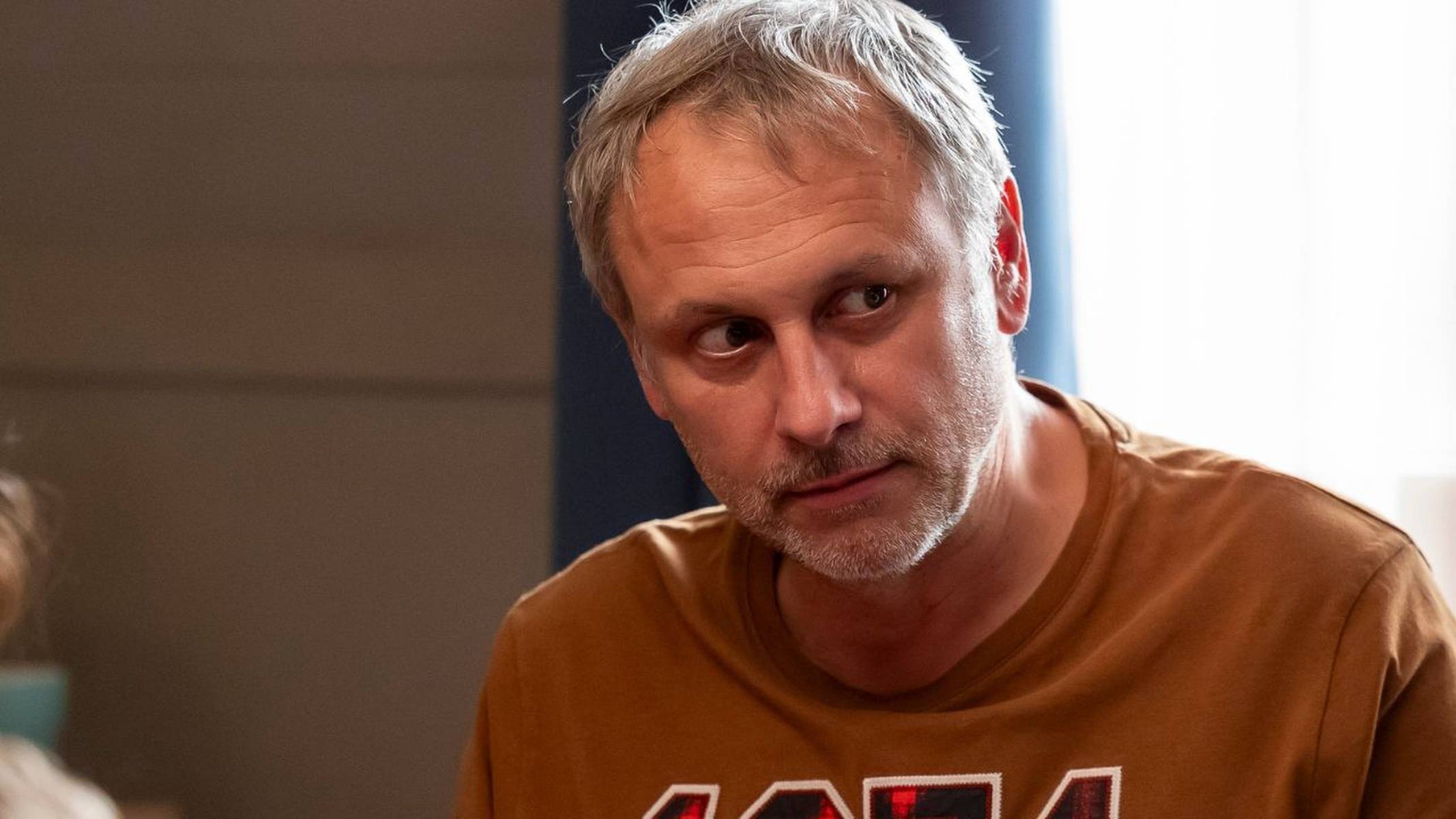 KOMENTÁŘE OD FANOUŠKŮ - Jedna rodina: Standa tápe, jak být originální ...